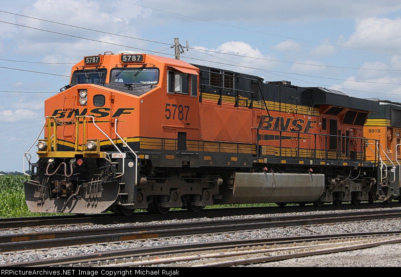 BNSF 5787